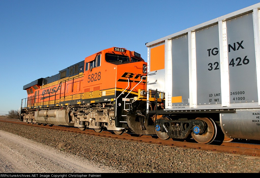 BNSF 5828 and TGNX 32426